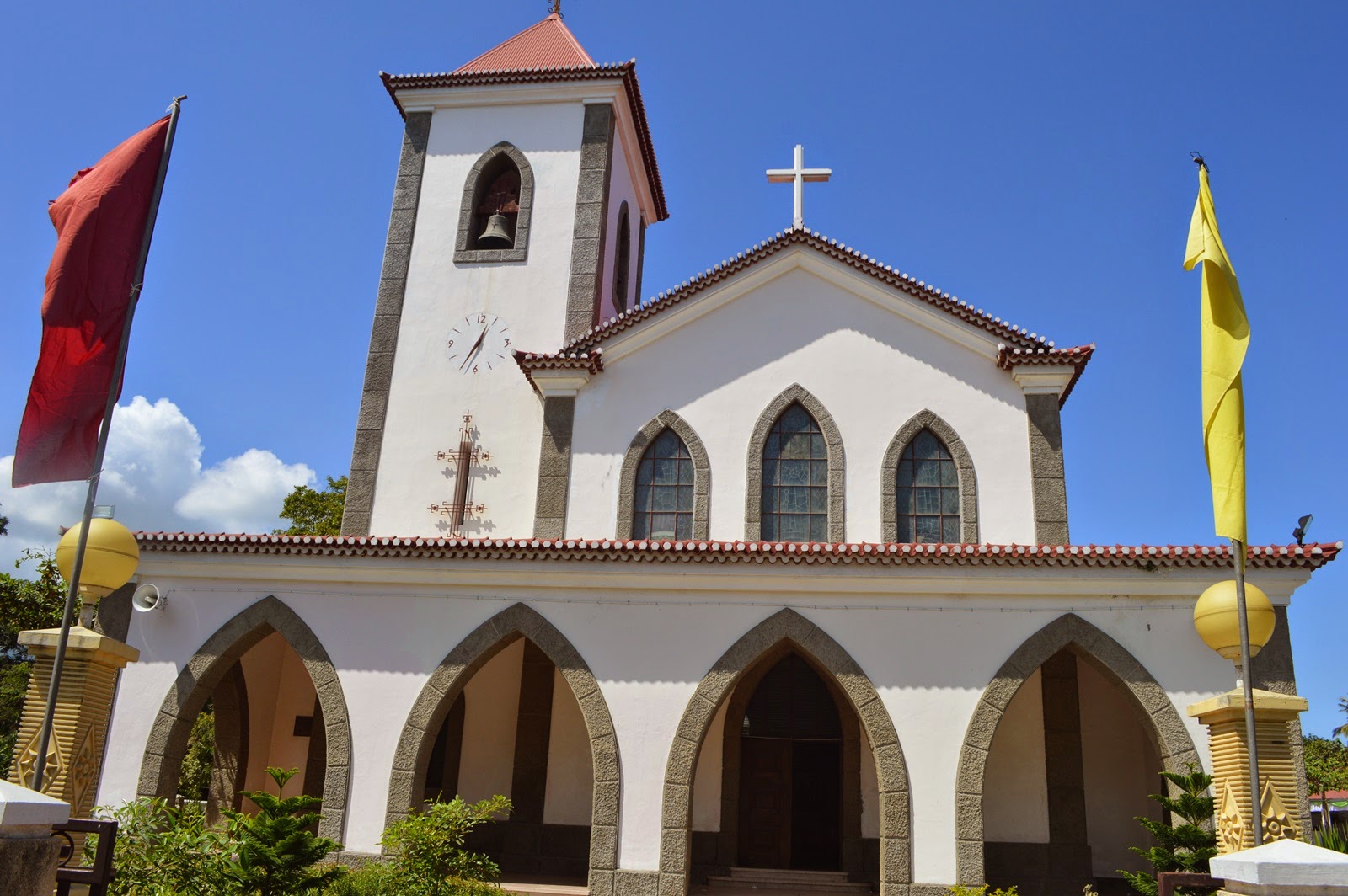 FURGONETA AZUL: DILI, LA CAPITAL DE TIMOR LESTE.