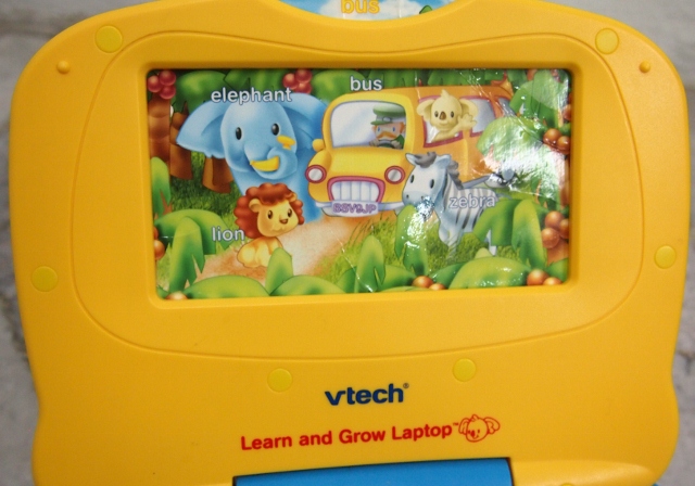 JuaiMurah: Vtech Learn N Grow Laptop