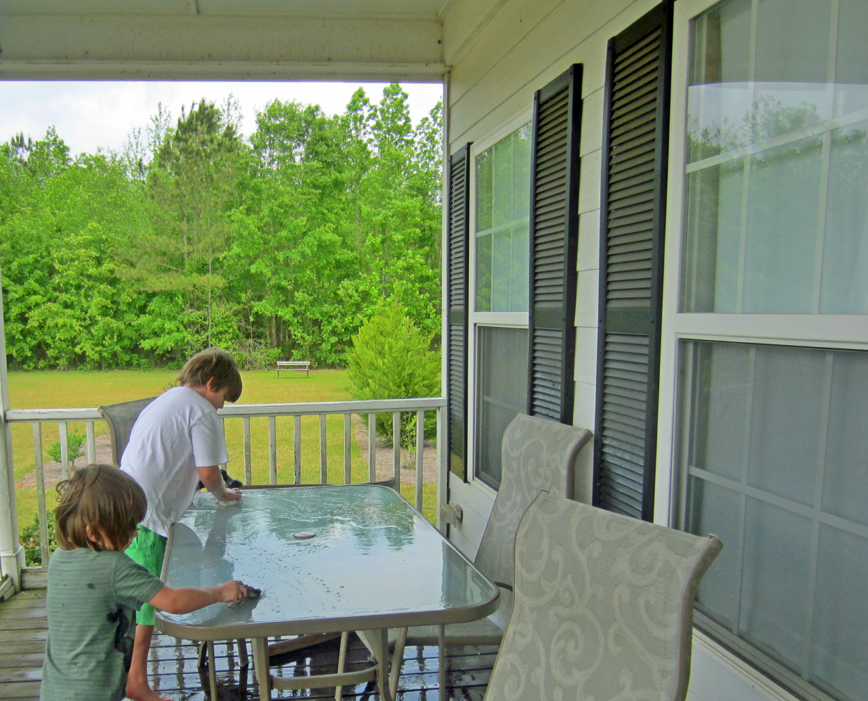 Hibiscus House: Cleaning The Porch Can Be Fun!