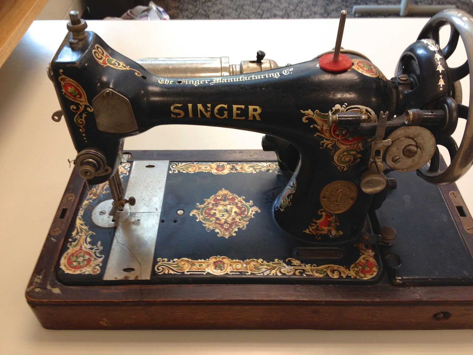 Pearl the Squirrel: Baby Sewing Machines