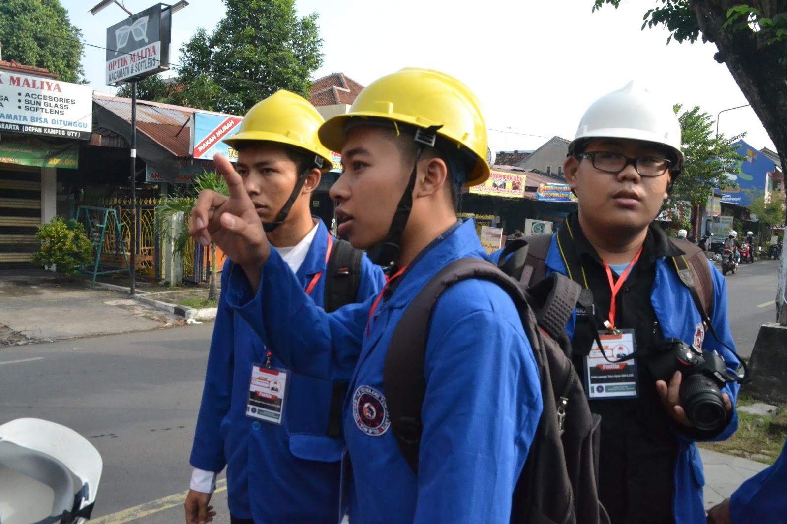 Belajar Ilmu Sipil: Panitia Kuliah Lapangan Teknik Sipil UTY Tahun 2016