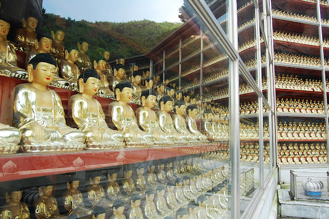 Pilgrim with a Passport: The Golden Buddha of Bukhansan: Part 1