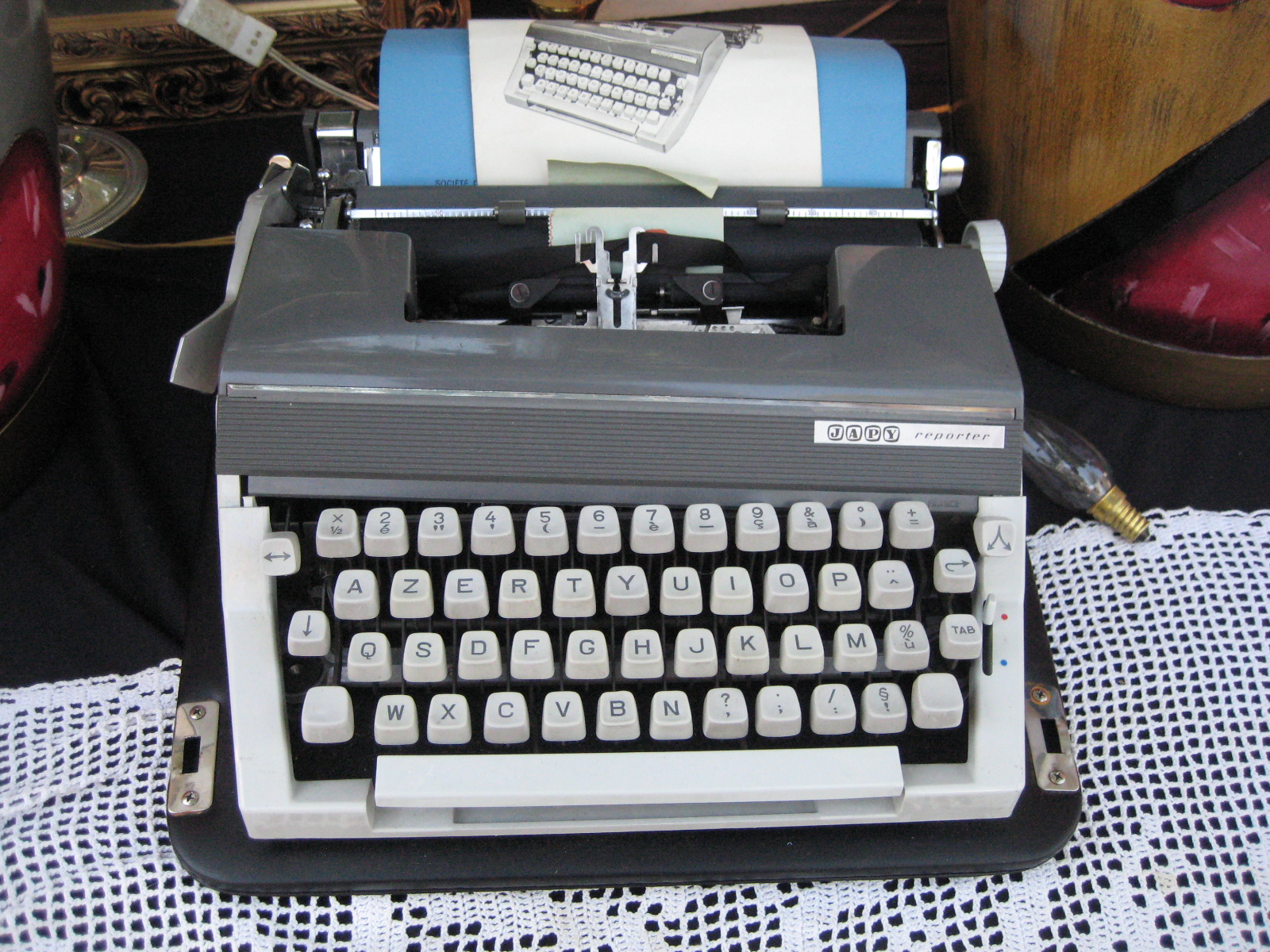 Retro Tech Geneva: Typewriters in Paris I: The ones we sought out