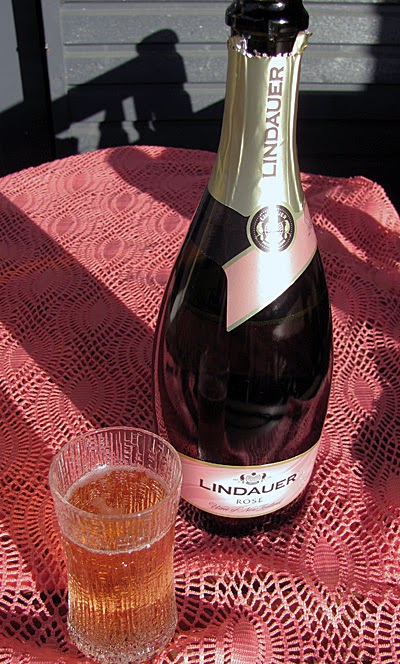 Vappusuositus Lindauer Rosé - Uuden-Seelannin uutuuskuoharissa on ...