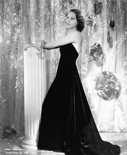 Slice of Cheesecake: Merle Oberon, pictorial