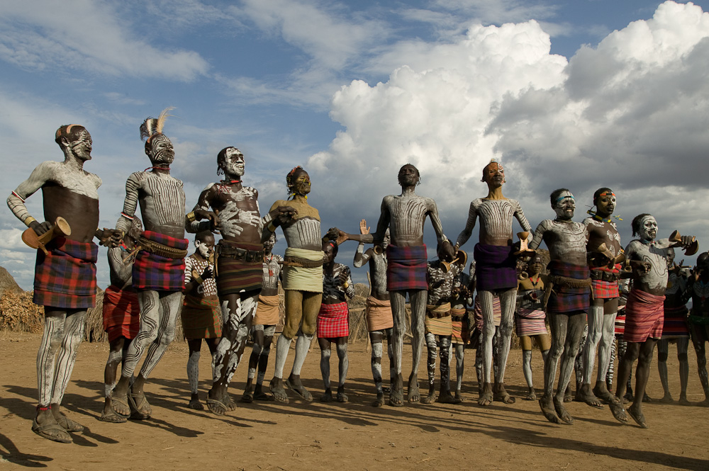 KARO PEOPLE: ETHIOPIA`S INDIGENOUS TRIBE WITH EXPERTISE IN FASHIONABLE ...