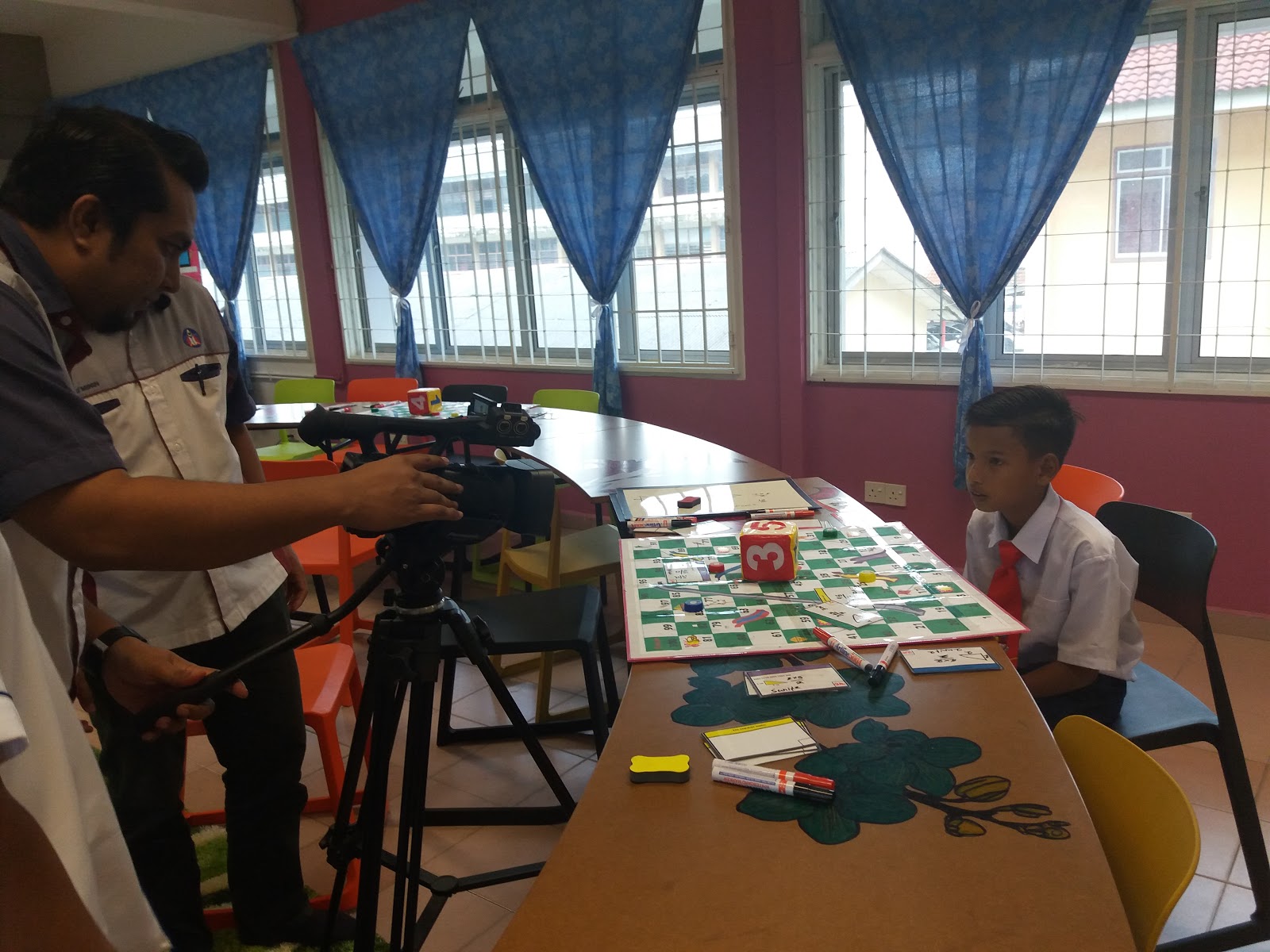 RAKAMAN VIDEO GURU INOVASI (CIKGU SAFULNIZAN) SK RAJA BAHAR | SK ZAINAB 1