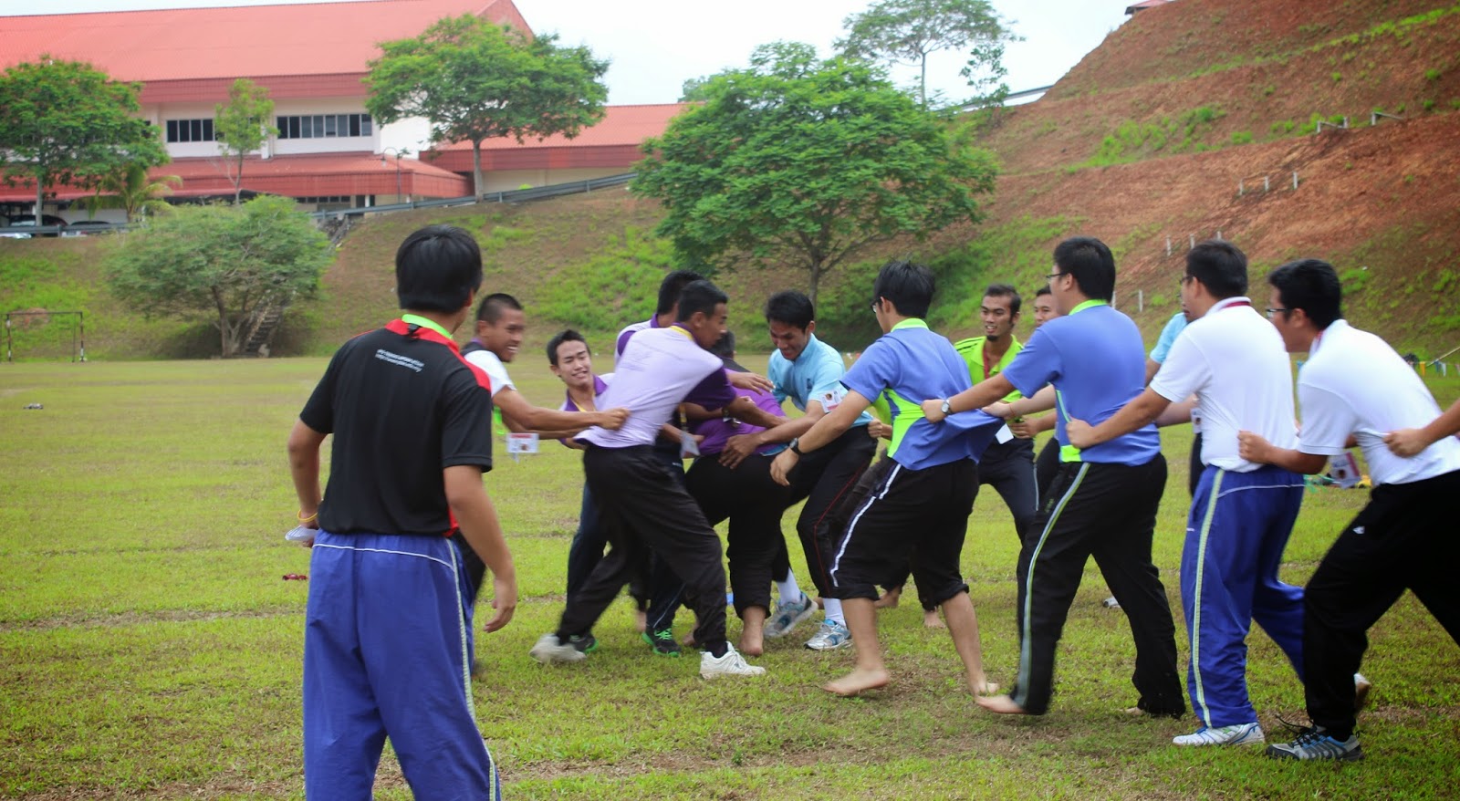 paanzainudin: KARNIVAL PERMAINAN TRADISIONAL