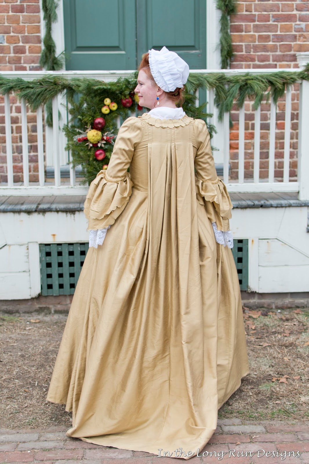 A Sartorial Statement: The Gold Galleon Gown - Finally Complete!