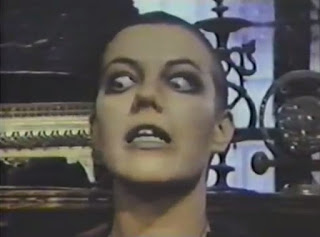 The Bloody Pit of Horror: Three Dangerous Ladies (1977)