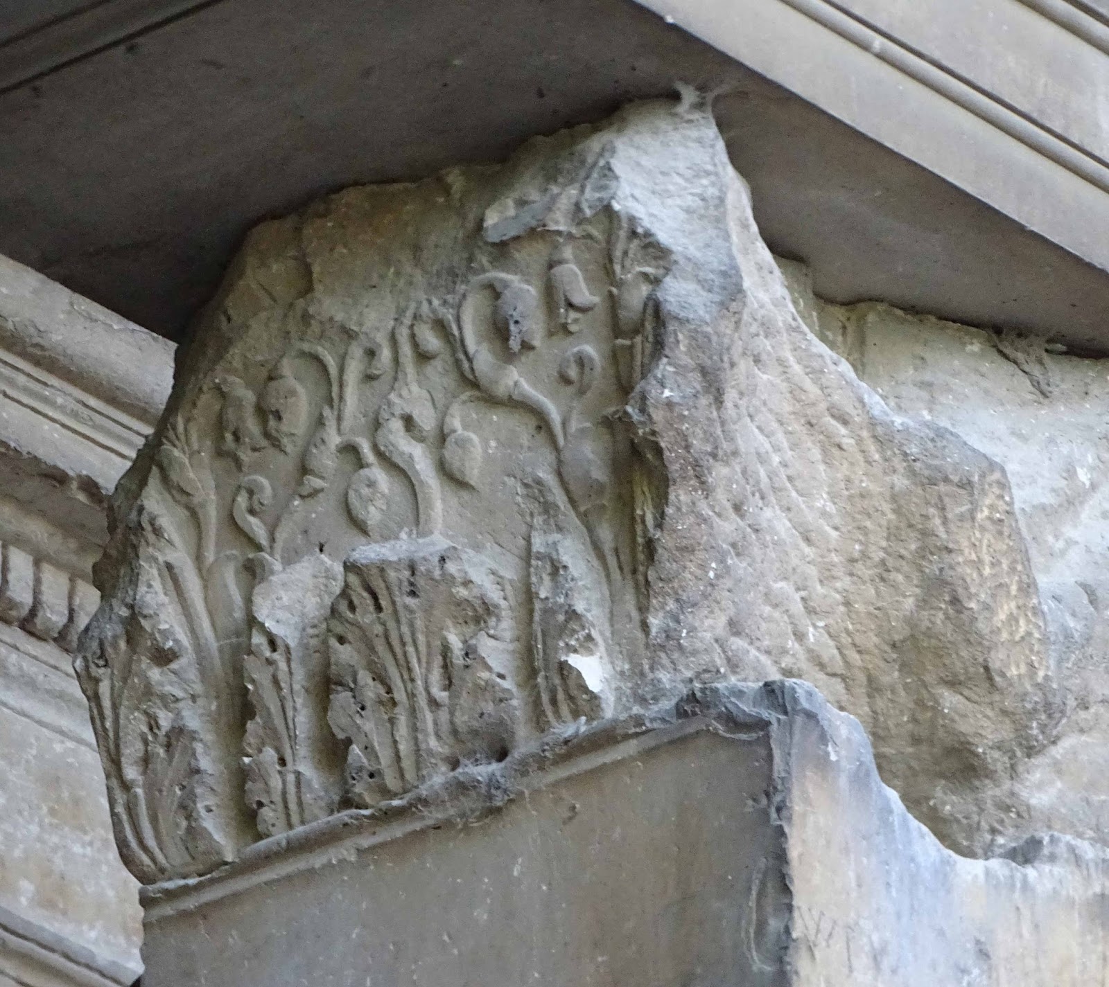 LAS PARIDAS DE MARCELO DEL CAMPO: Los capiteles del llamado "templo de ...