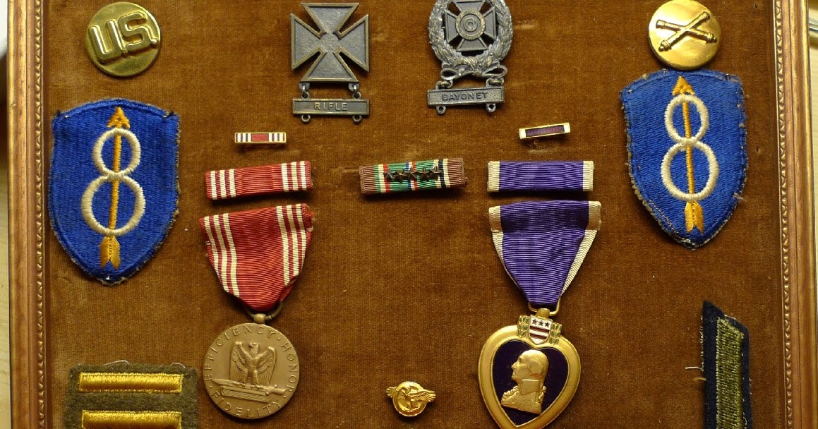BR Militaria - WarCollector: US medal / insignia - 8TH Infantry Division