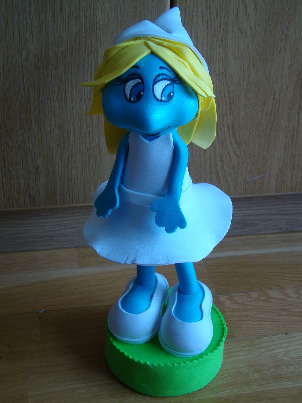 Suzana Guedes: Smurfina em EVA