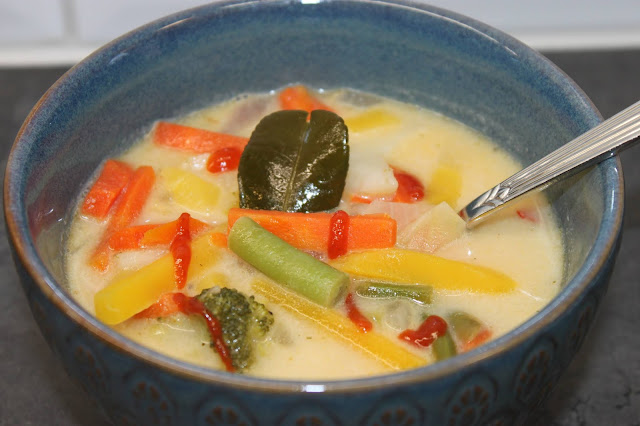 Toves kök - nästan bara vegetariskt: Snabblagad thaisoppa