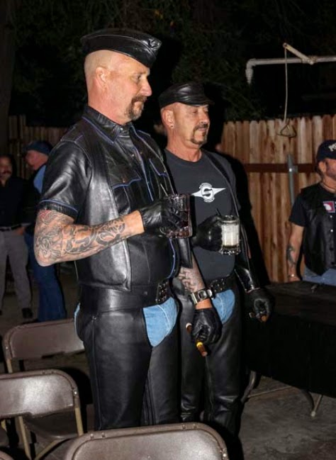 Cigar Smoking Hunks: CIGAR SMOKING LEATHER BLOKES