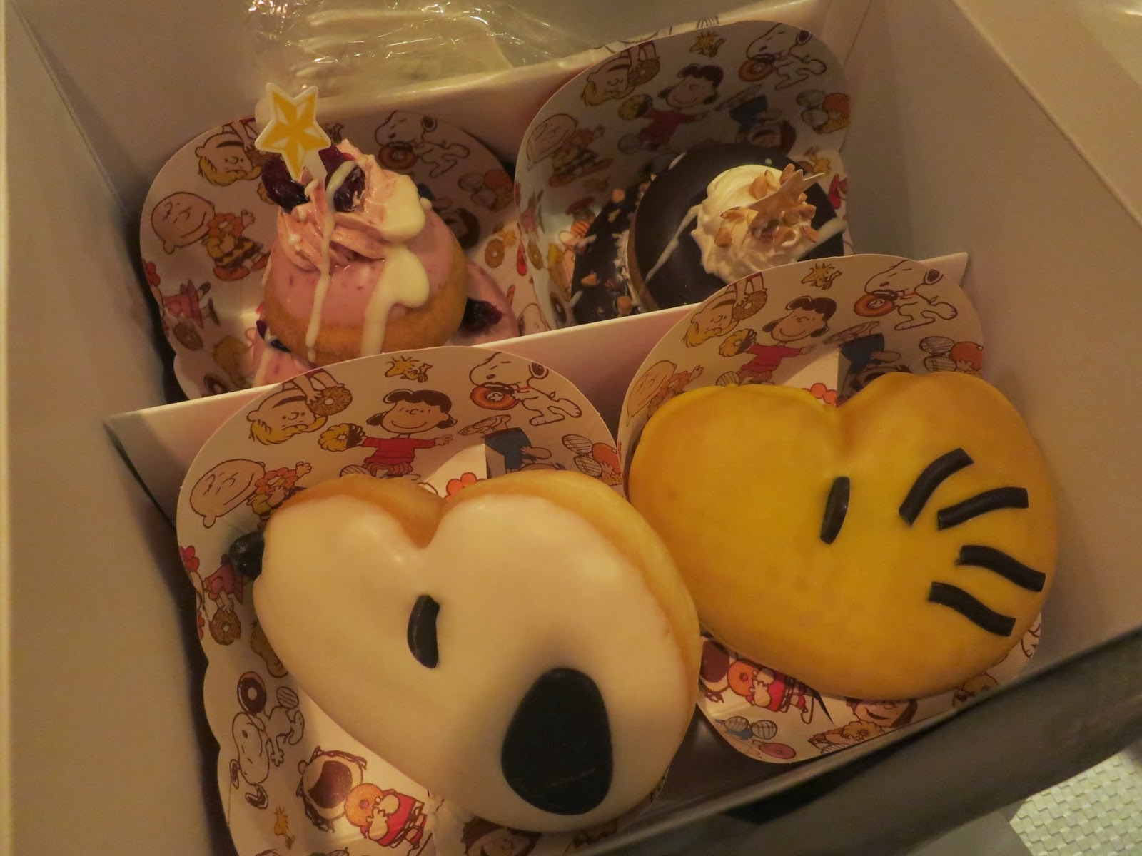 The not so extraordinary life of Jonas in Sapporo: Snoopy shaped doughnuts