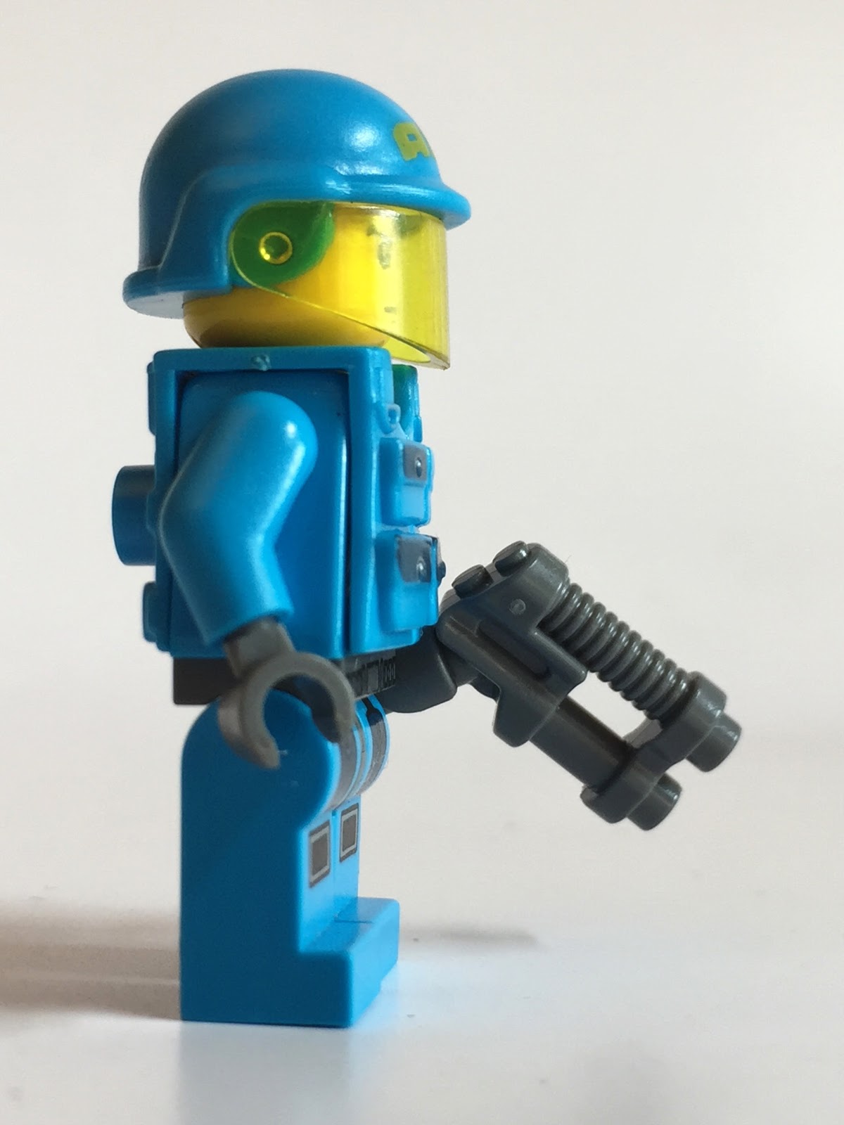 Lego Minifigure pictures: Lego Space Alien Defense Unit ADU Minifigure ...