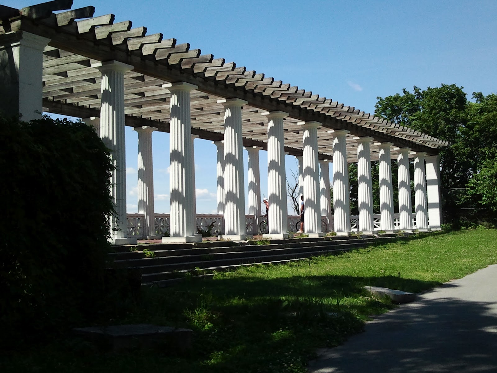 My Walking Pictures: Inspiration Point Shelter