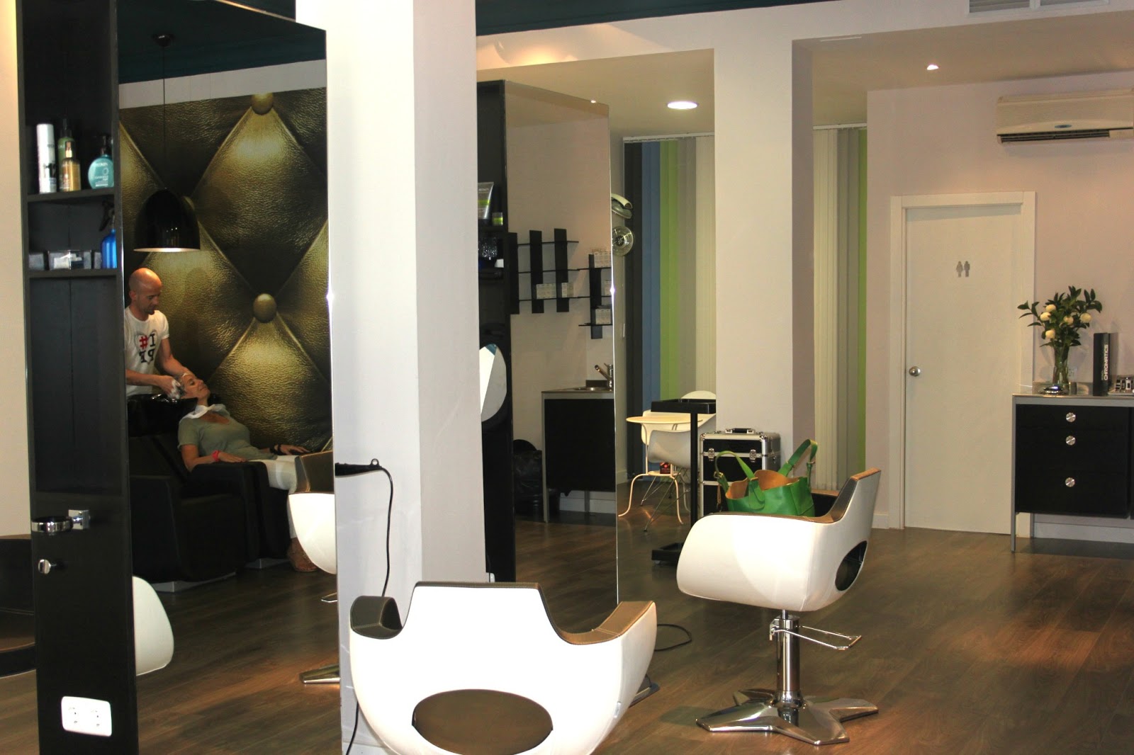 Loca por los tacones: Mi visita a Roland Salon