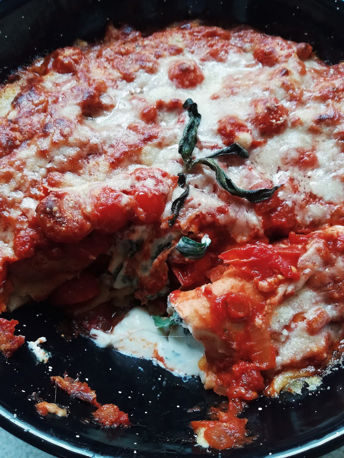 Italienische Ofen-Pfannkuchen mit Ricotta, Salbei und Spinat/ Baked ...