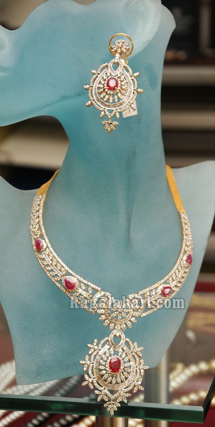 Gorgeous Diamond Set by Aardhya Diamonds - Jewellery Designs