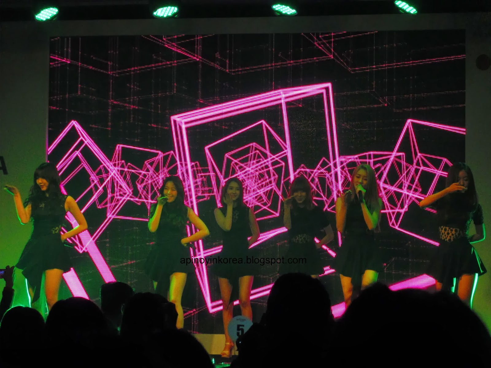 A Pinoy in Korea: Travelblog Korea: The 2013 Buzz Korea Awards!