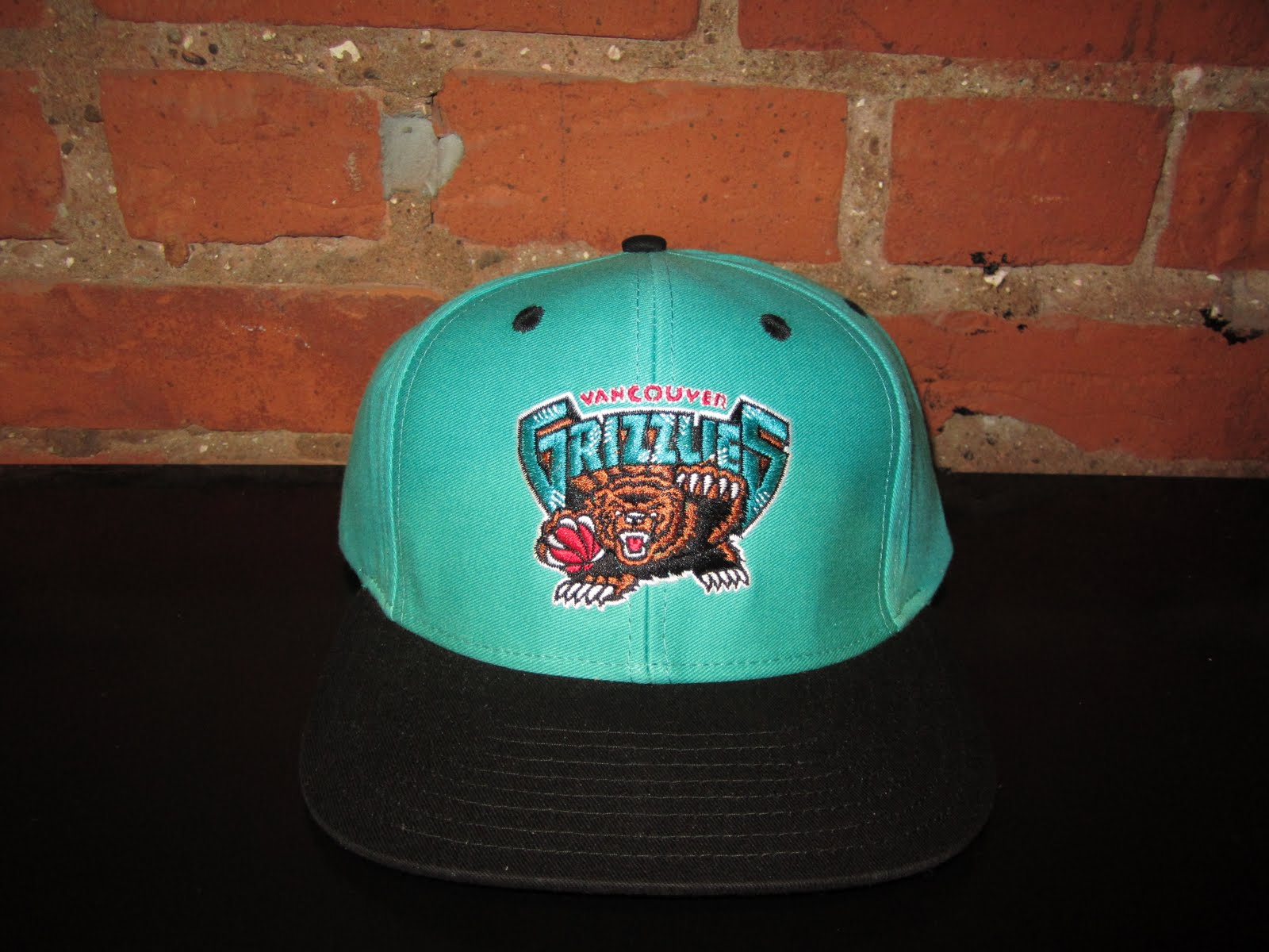 FLAT SPOT SKATE SHOP: VINTAGE SNAPBACK HATS FROM THE 80'S AND 90'S