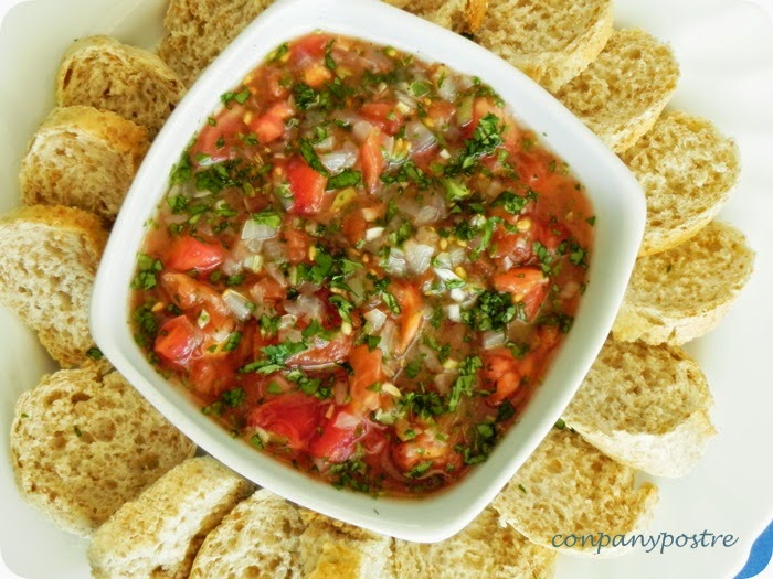 Con pan y postre: Pebre con tomates, receta chilena