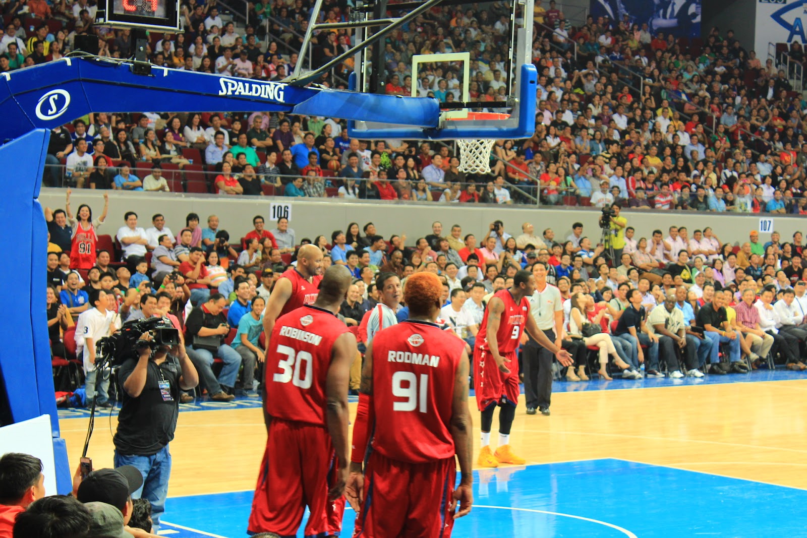 It's all about Klarizz =): NBA All-Star Basketball Challenge at MOA Arena