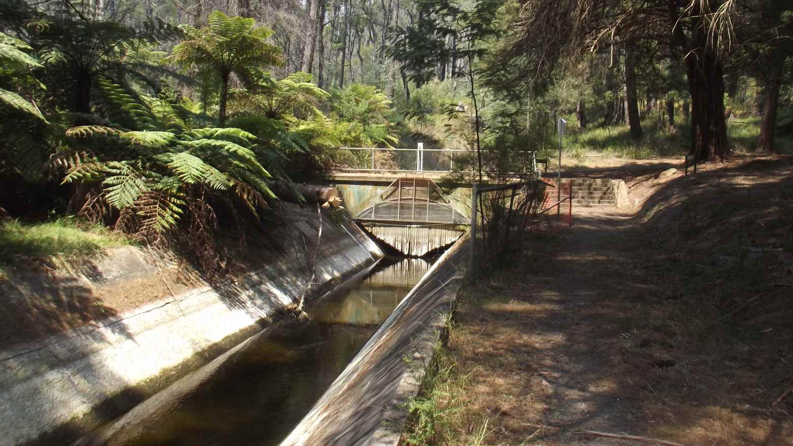 TRACKS, TRAILS AND COASTS NEAR MELBOURNE : Maroondah Aqueduct - Echo ...
