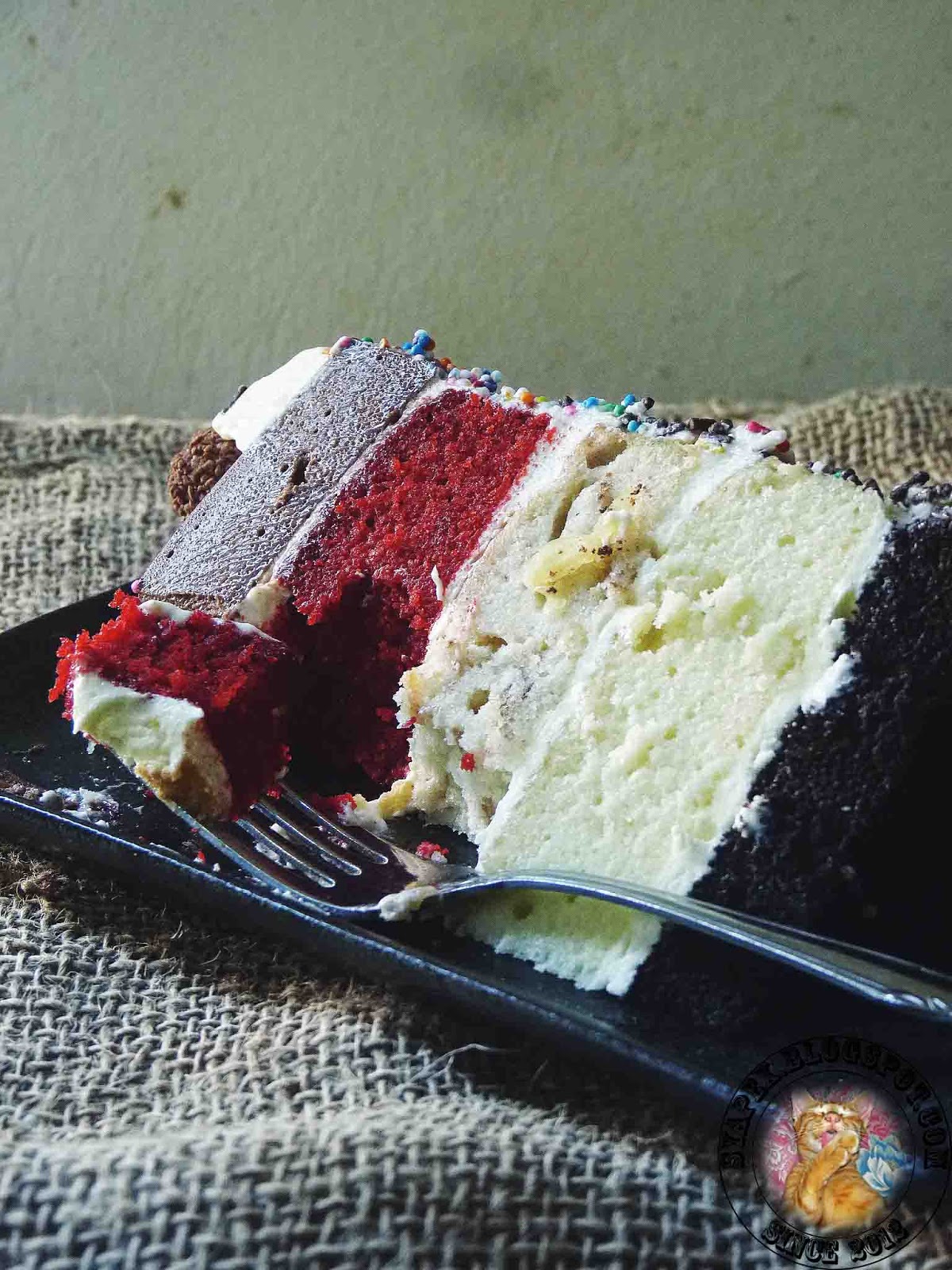 syapex kitchen: Ultimate Sampler Cake
