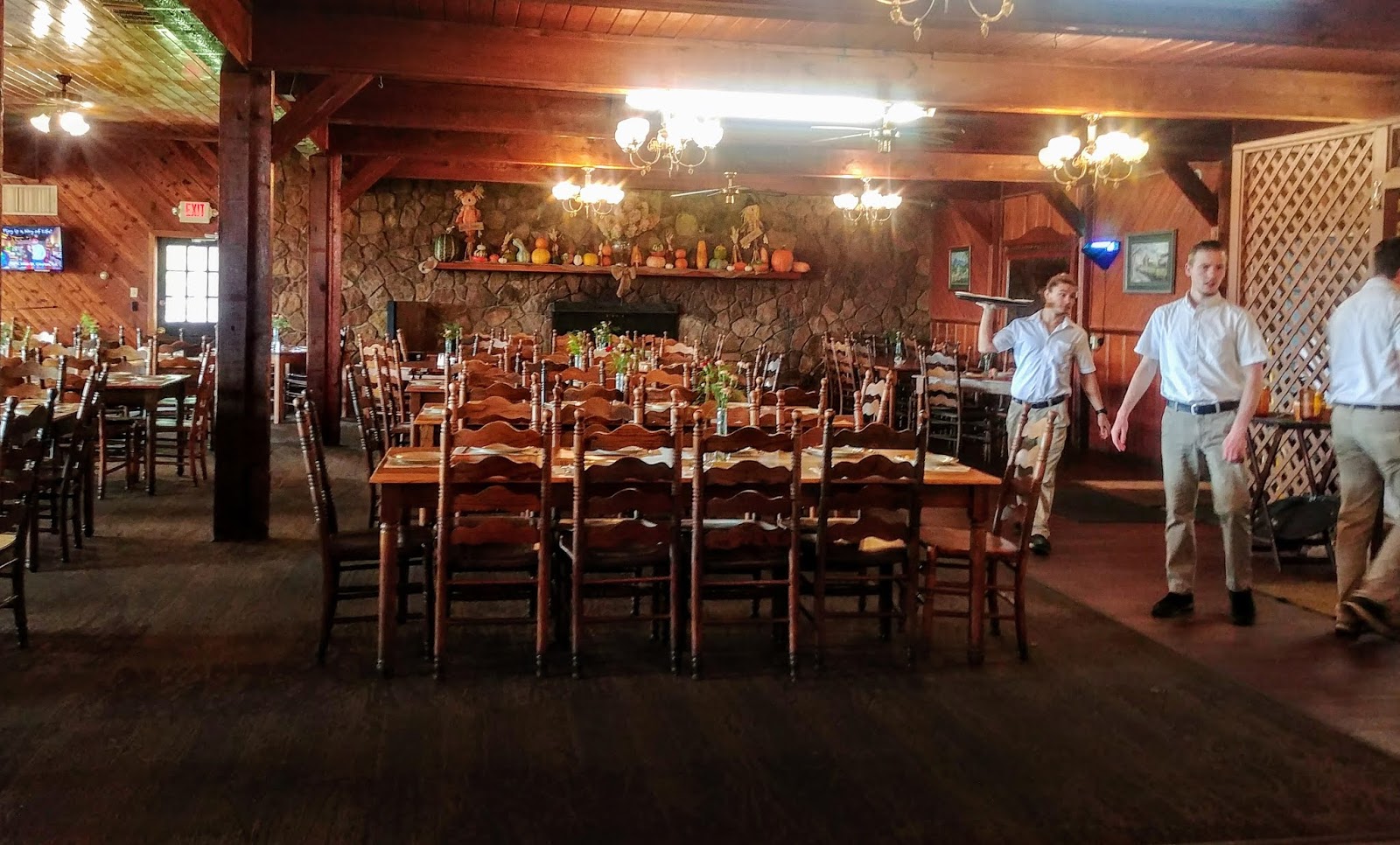 Another Mile Another Destination Blog: The Dillard House, Dillard, Georgia