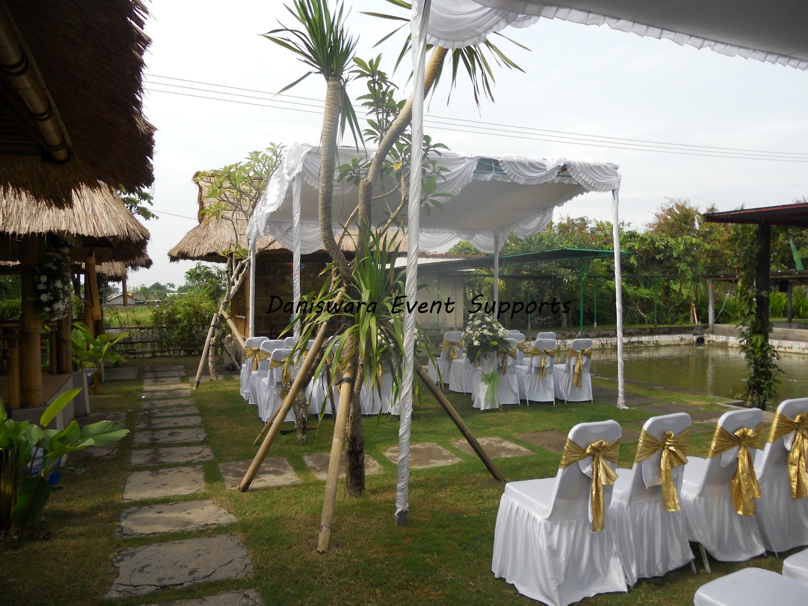 SEWA TENDA DAN PERALATAN PESTA DI BALI: TENDA PLAMPANG VIP