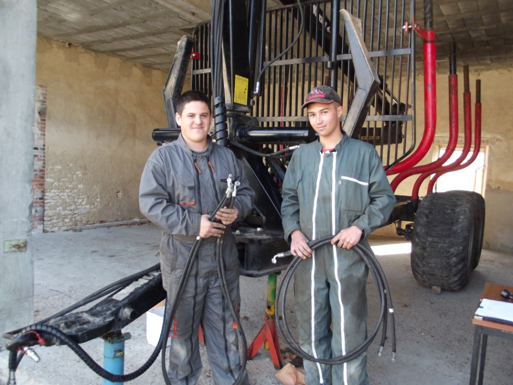 CFPPA le Chesnoy - 45200 AMILLY - Formations Conduite de Machines ...