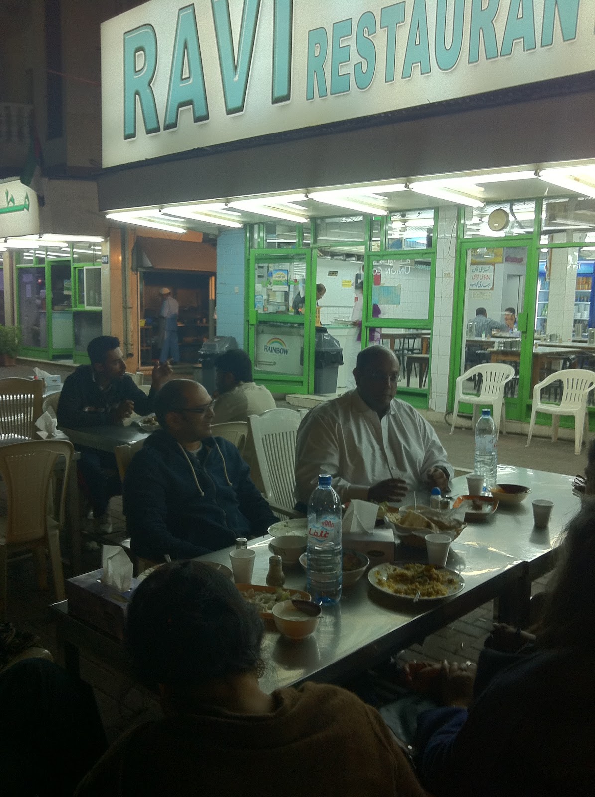 To buy or not Du-bai: Ravi restaurant