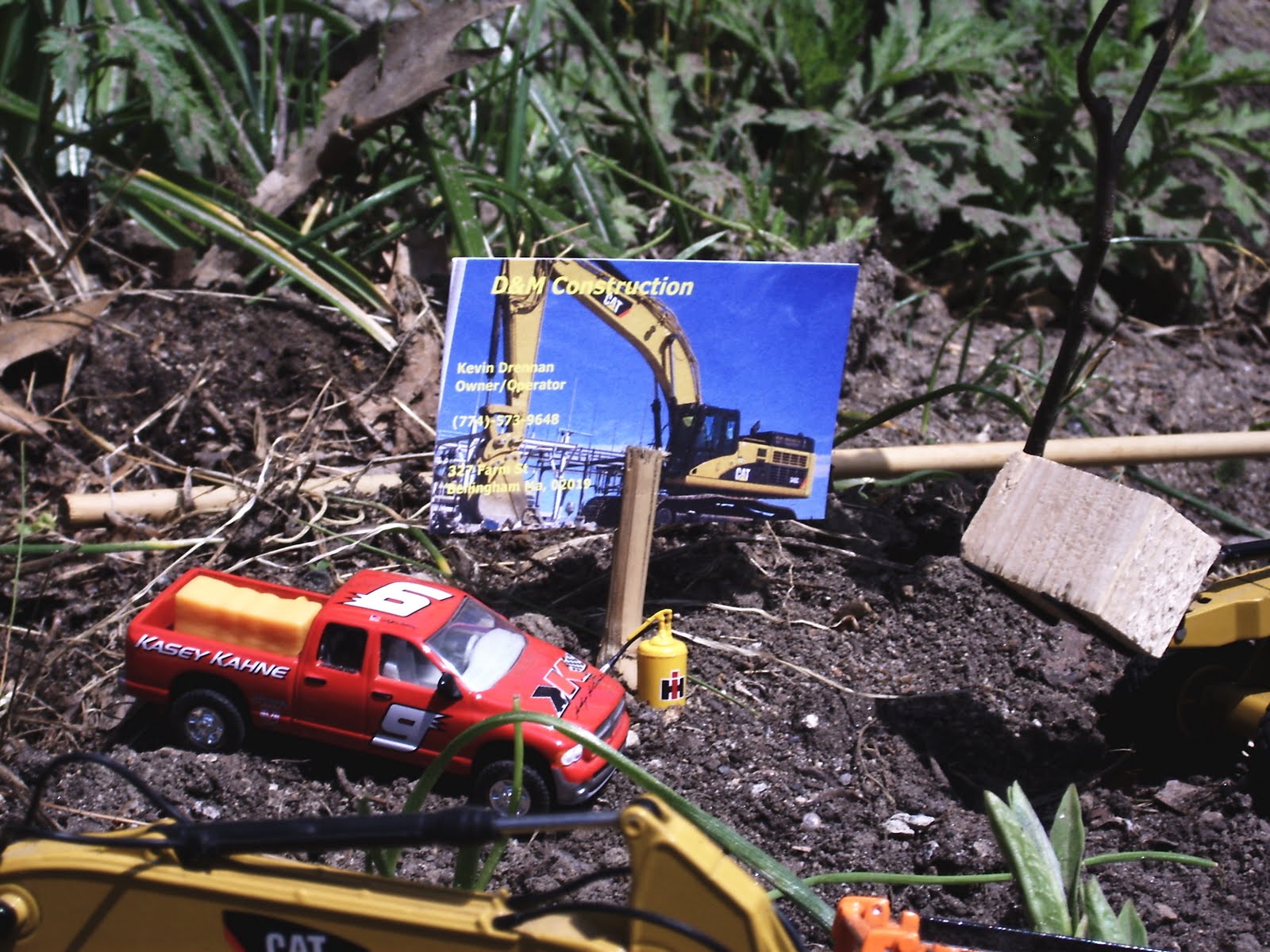 Scale Models: Dio of D&M Construction pit