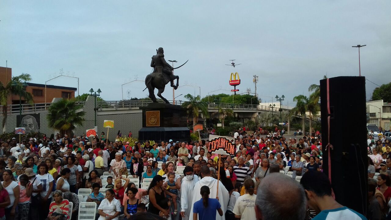 Grandes y sentidas celebraciones en Catia la Mar (Venezuela)