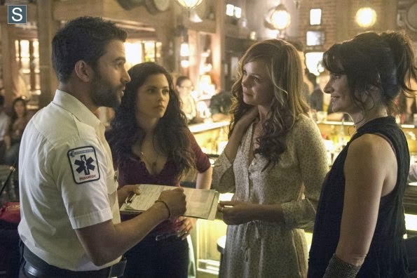 Reviews VM Witches of East End