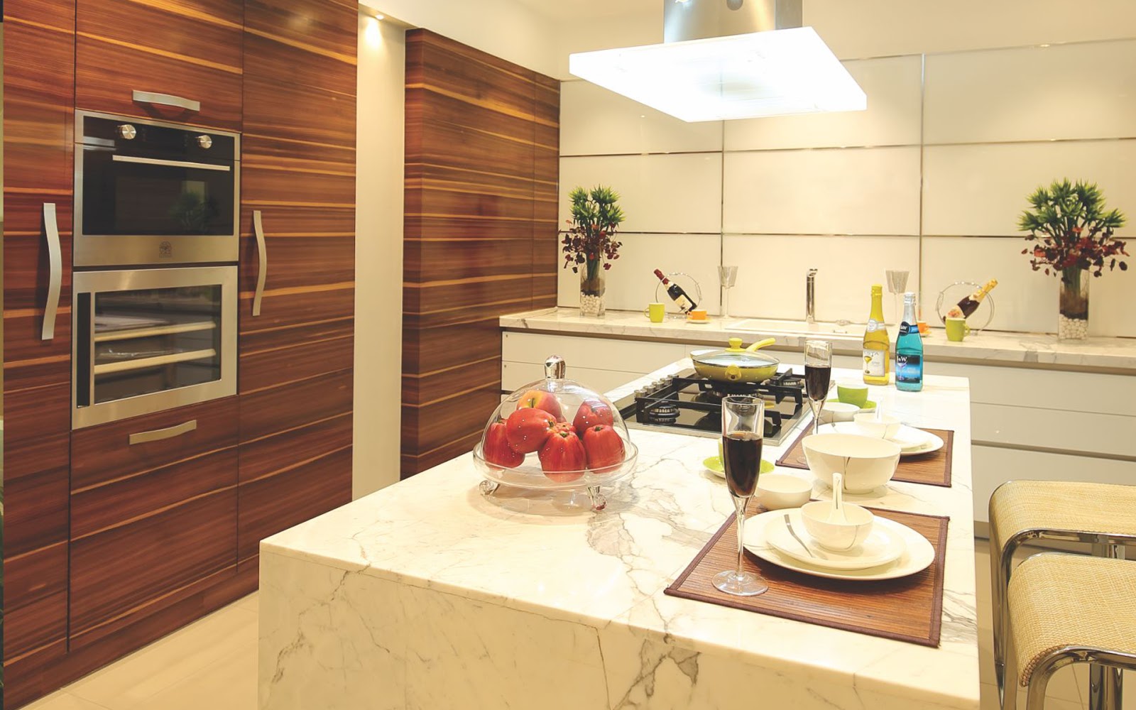 Modular kitchen showroom in Pune: Designer modular kitchen wardrobe