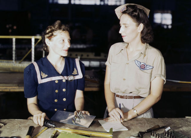 Amazing Color Photos of American Life During World War II ~ Vintage ...