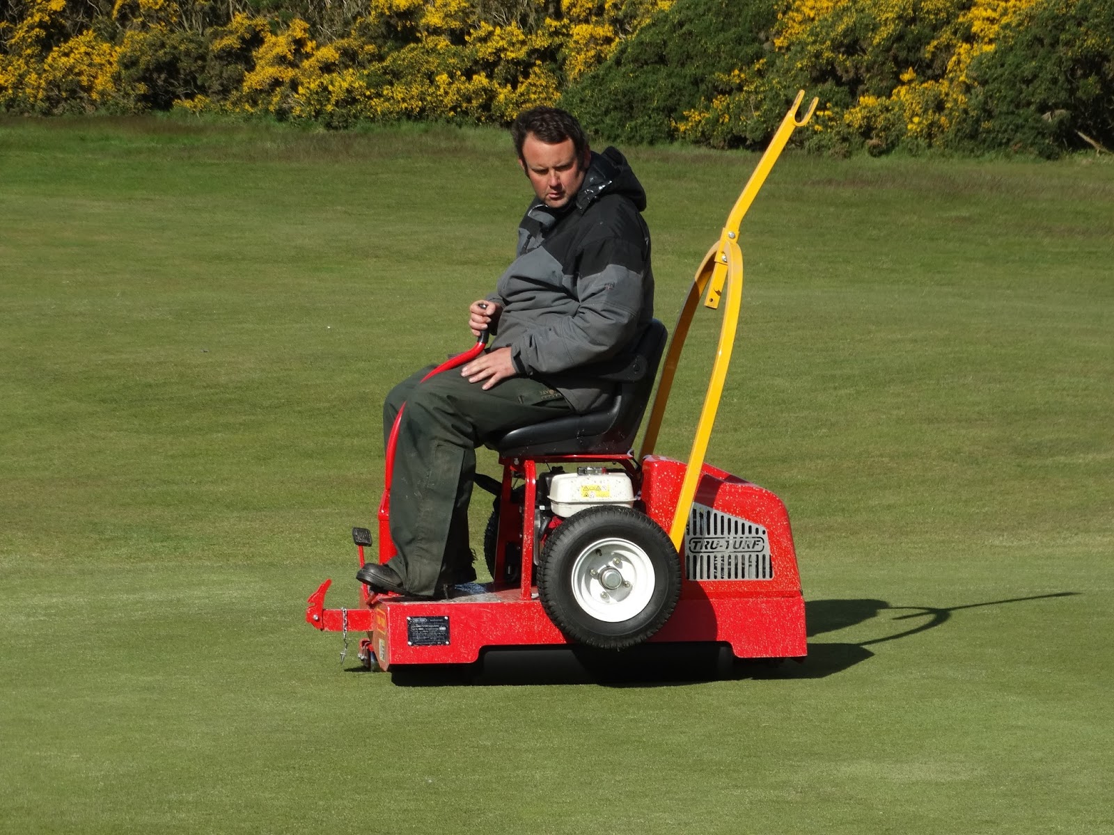 Montrose Golf Links : NEW GREENKEEPING KIT