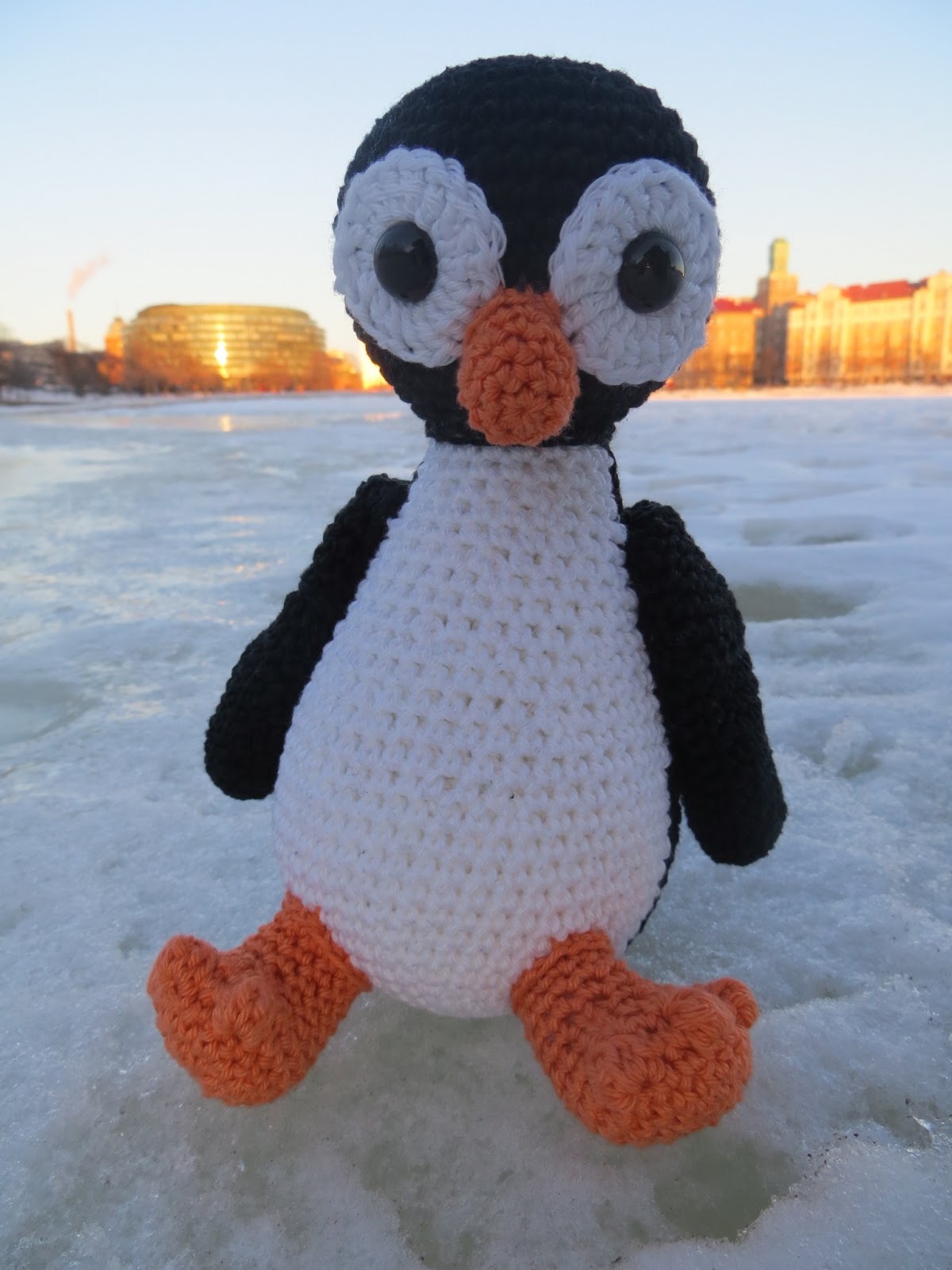 Amigurumipaja: Pingviini auringonlaskussa