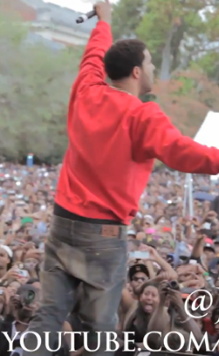 Celeb Saggers: Drake Sagging Black Boxers