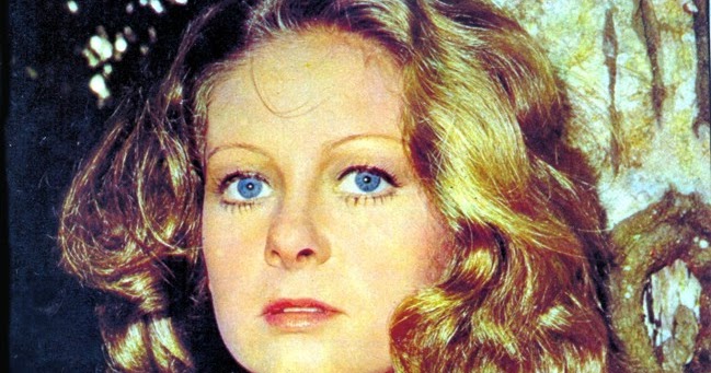 Astros em Revista: EVA CHRISTIAN A NAMORADA DO HERÓI