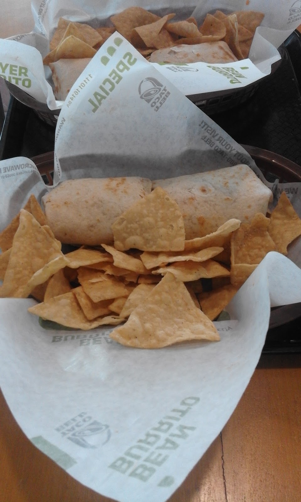 Taco Bell's new Crunchy Core Burrito: an explosion of meaty and cheesy ...