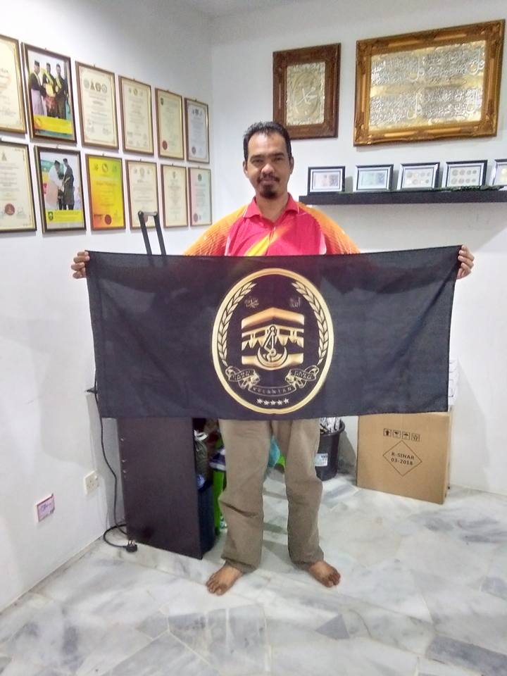 CETAK BENDERA: CETAK BENDERA PANJI HITAM