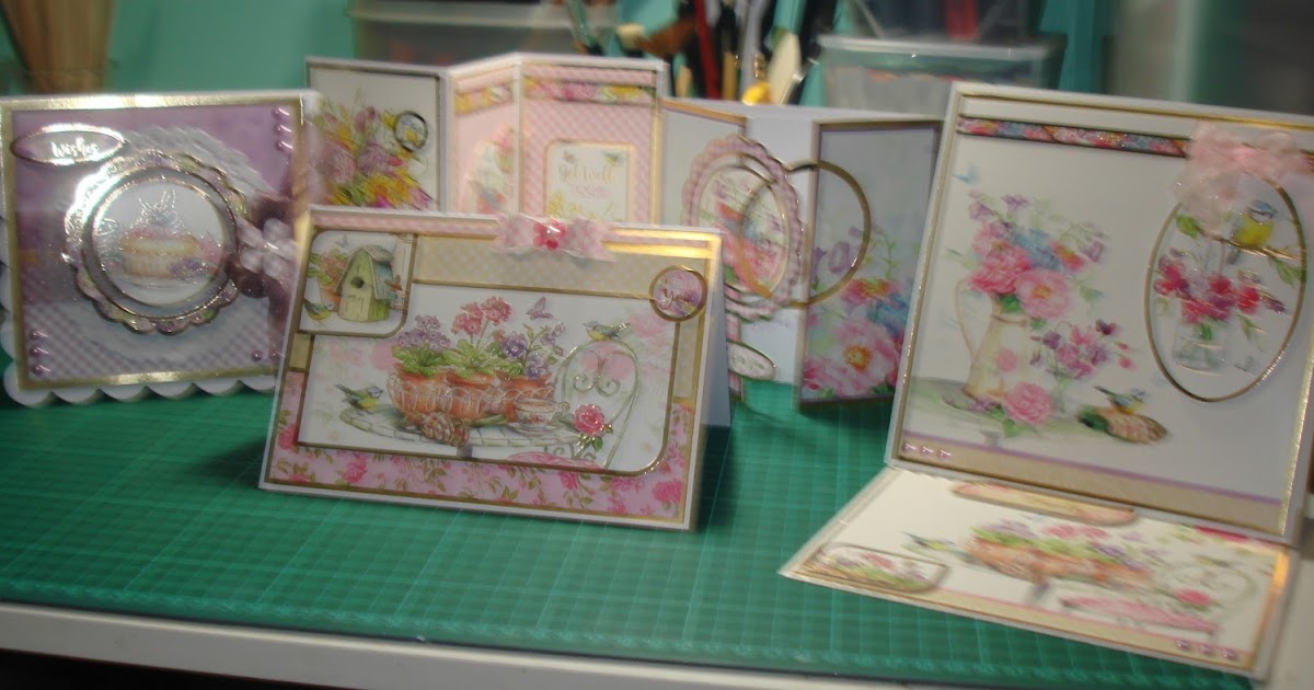 Lorraine Lives Here: making cards using Hunkydory kit
