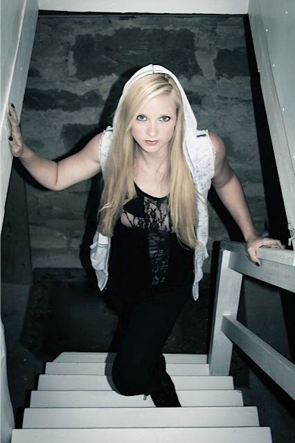 Helping Hands Rock Reviews: Pittsburgh’s Leeja Stark Discusses Going ...