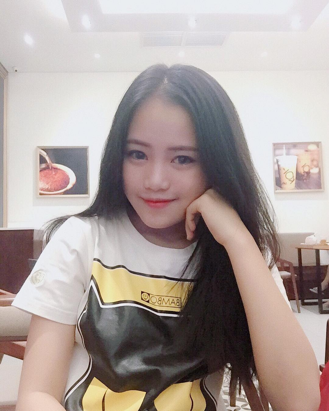 Uyên Phương - Monbies - Em đẹp xinh đâu cần son phấn | Dân 47 - Website ...