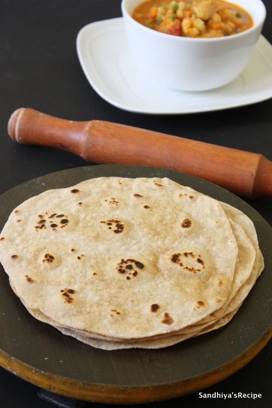 Sandhiya's Cookbook: Chapathi | How to make Soft Chapathi | Home made ...